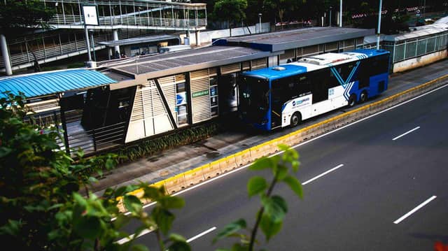 Rute Transjakarta Koridor 4C beserta Jadwal dan Tarifnya | IDN Times