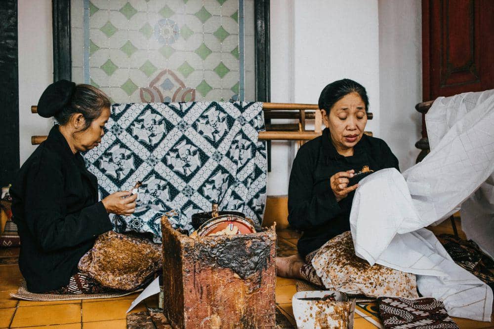 20 Quotes Kata-kata Bijak Hari Batik Nasional 2025 | IDN Times