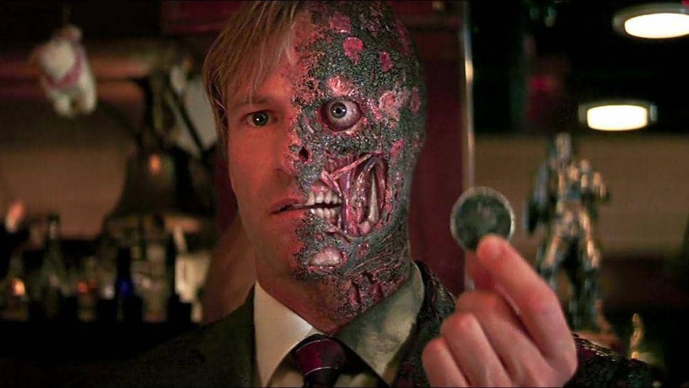 8 Fakta Harvey Dent, Sang Two-Face Musuh Batman! | Duniaku.com