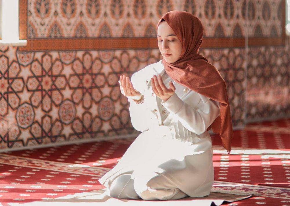 Doa Al Jabbar, Cara Mengatasi Sakit Hati dengan Zikir | IDN Times