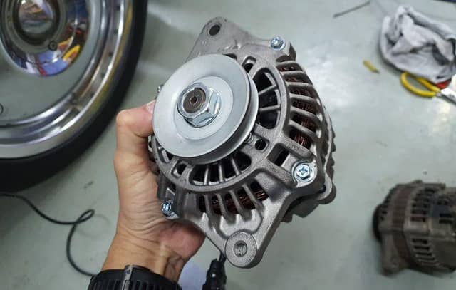 Apa Itu Alternator? Berikut Arti, Fungsi, dan Cara Kerjanya | IDN Times