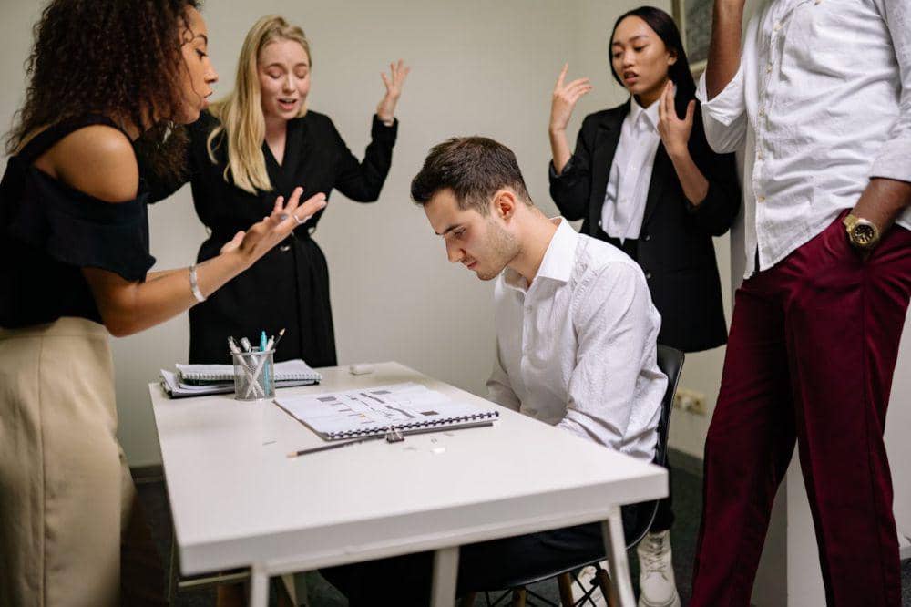 5 Sebab Kamu Sering Disalahkan, Harus Berani Membela Diri | IDN Times