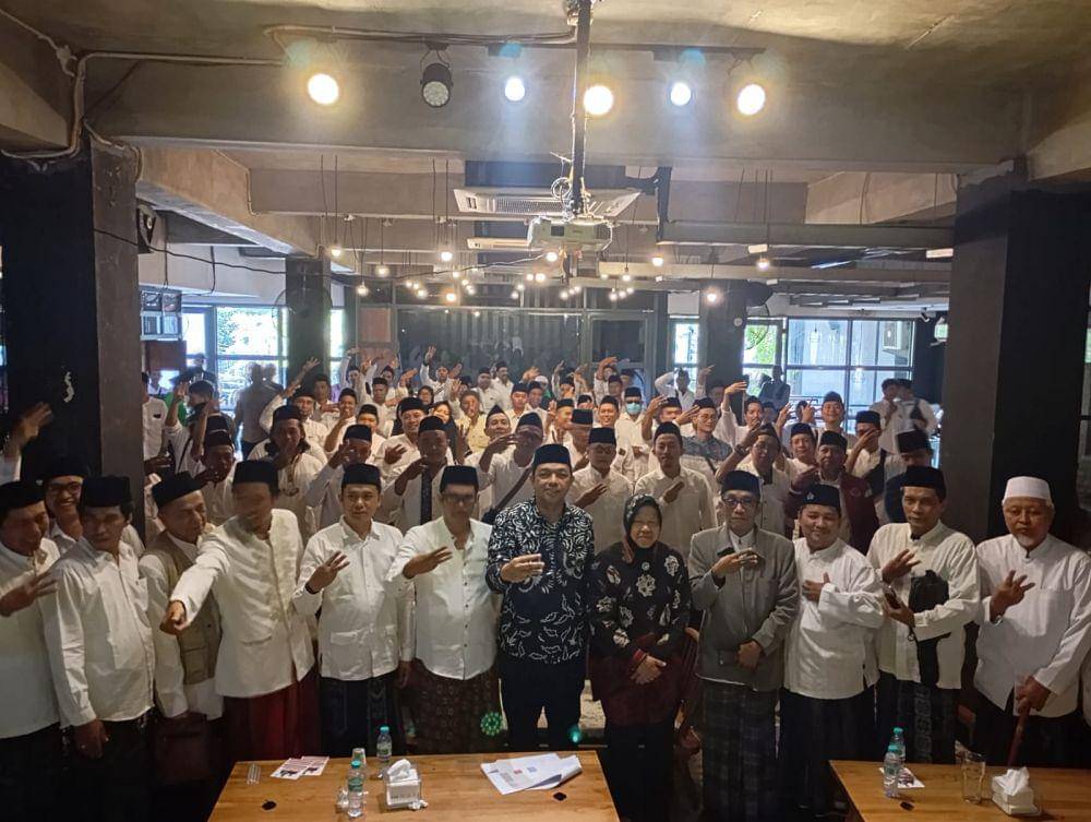 Risma-Gus Hans dapat Amunisi dari Guru Diniyah di Pilgub | IDN Times Jatim