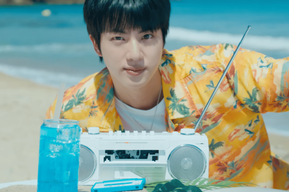 Lirik Lagu Super Tuna Extended Version dari Jin BTS | IDN Times