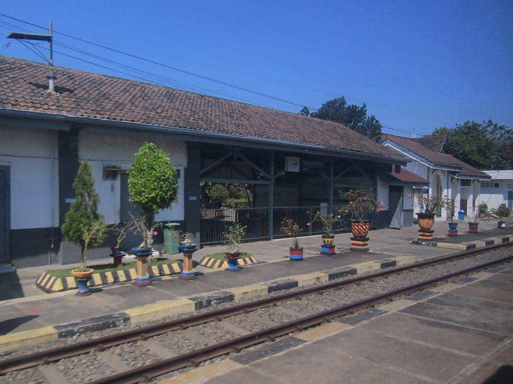 9 Stasiun Kereta Api di Sidoarjo yang Masih Aktif Beroperasi | IDN Times