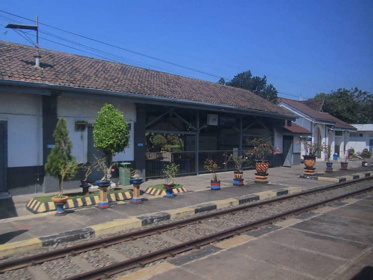 9 Stasiun Kereta Api di Sidoarjo yang Masih Aktif Beroperasi | IDN Times
