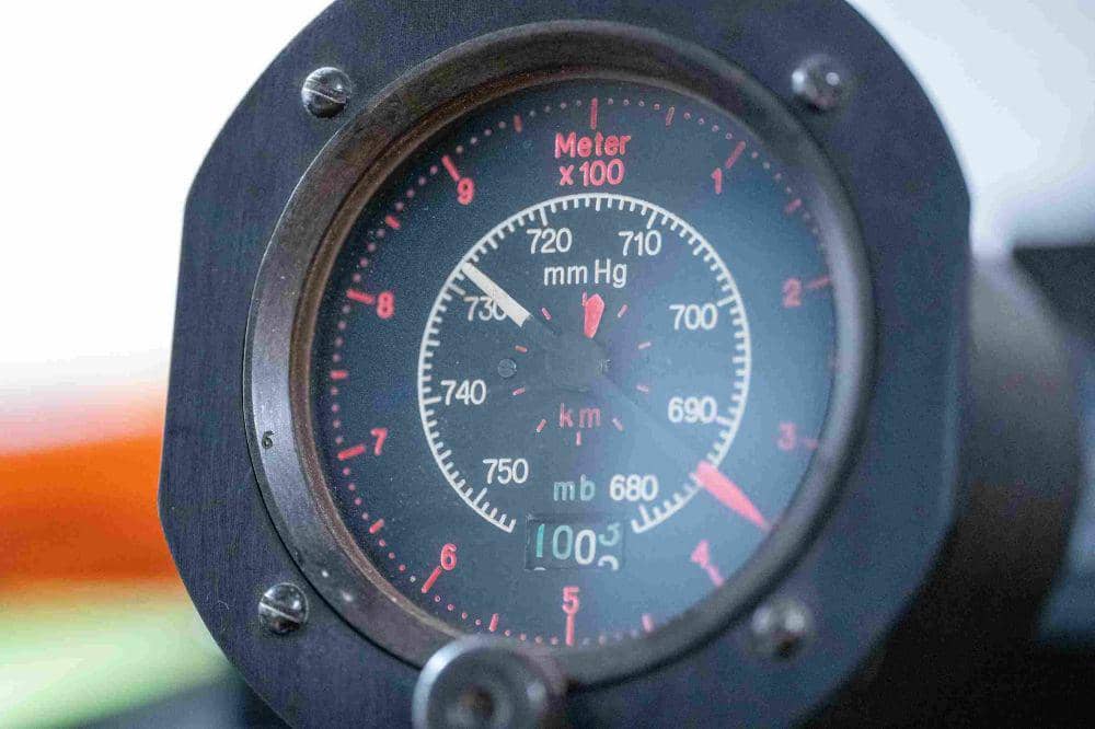 Altimeter: Alat Wajib Pendaki dan Pilot, Yuk Kenali! | IDN Times