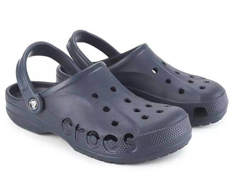 10 Rekomendasi Sandal Crocs Pria Terbaik, Mulai Rp800 Ribuan | IDN Times