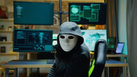 Metode yang Banyak Dilakukan Hacker untuk Meretas Akun Bank | IDN Times
