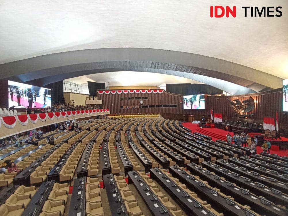 Profil Nila Yani: DPR Muda, Adik Mantan Bupati Gresik | IDN Times