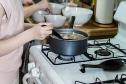 Resep Kuah Cuanki Khas Bandung yang Gurih Maksimal | IDN Times