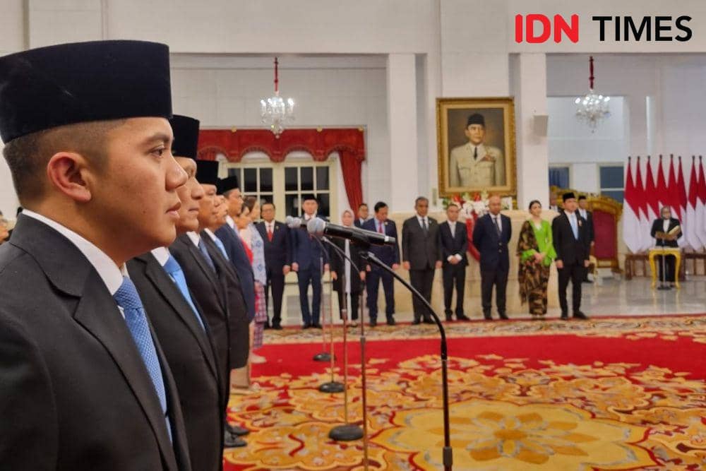 Profil-Rekam Jejak Mayor Teddy, Sespri Prabowo Jadi Seskab | IDN Times
