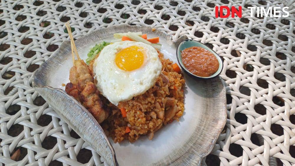 Resep Nasi Goreng Sate Ayam yang Nikmatnya Bikin Nagih | IDN Times