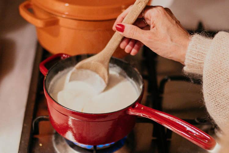 5 Tips Membuat Kuah Bugis Mandi yang Legit dan Kental | IDN Times