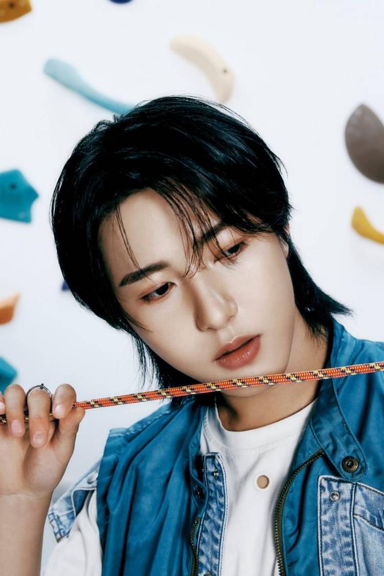 7 Potret Perdana Renjun NCT Kembali Pasca Hiatus 6 Bulan | IDN Times