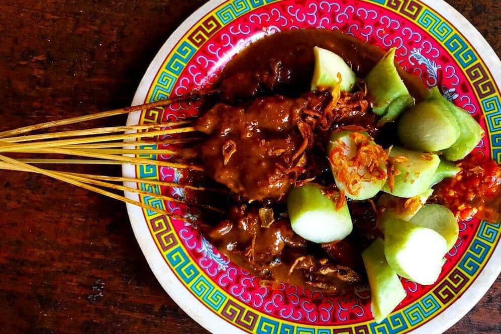 10 Tempat Makan Sate Ayam Paling Enak dan Populer di Jakarta | IDN Times