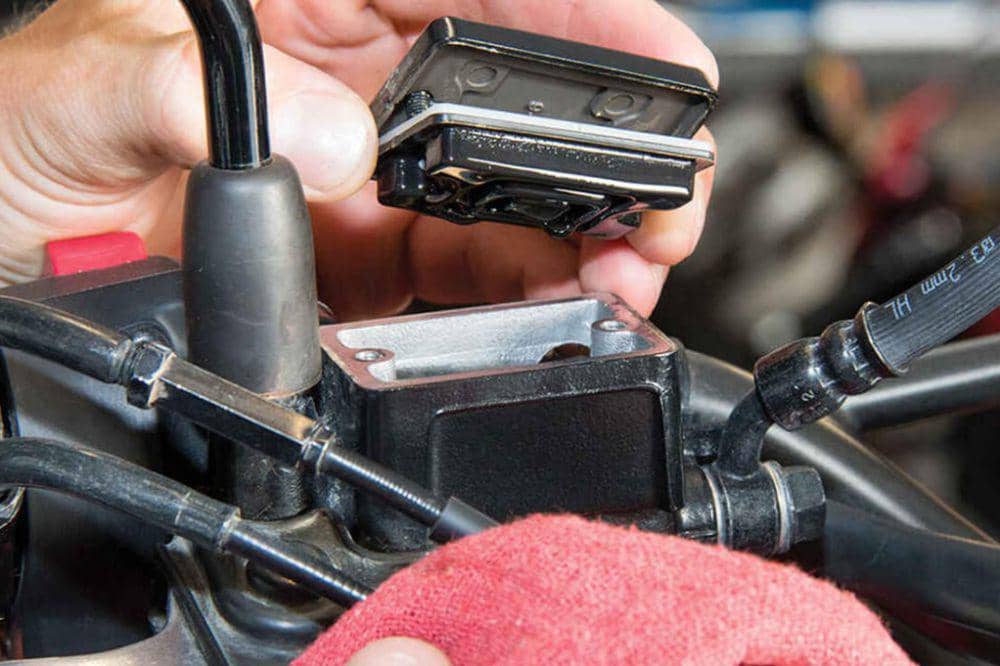 Mengenal Master Rem Motor: Fungsi dan Gejalanya Saat Rusak | IDN Times