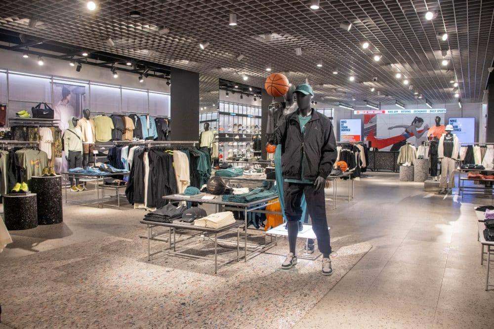 Nike Buka Toko Terbesarnya di Indonesia, Koleksi Lengkap! | IDN Times