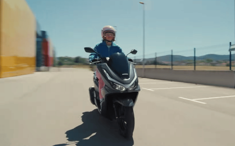 Honda PCX 2025: Spesifikasi, Fitur, dan Harga | IDN Times