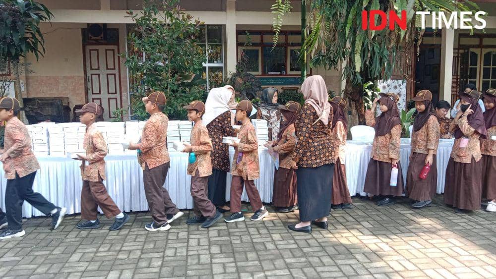 Syarat dan Cara Menjadi Mitra Program Makan Bergizi Gratis | IDN Times