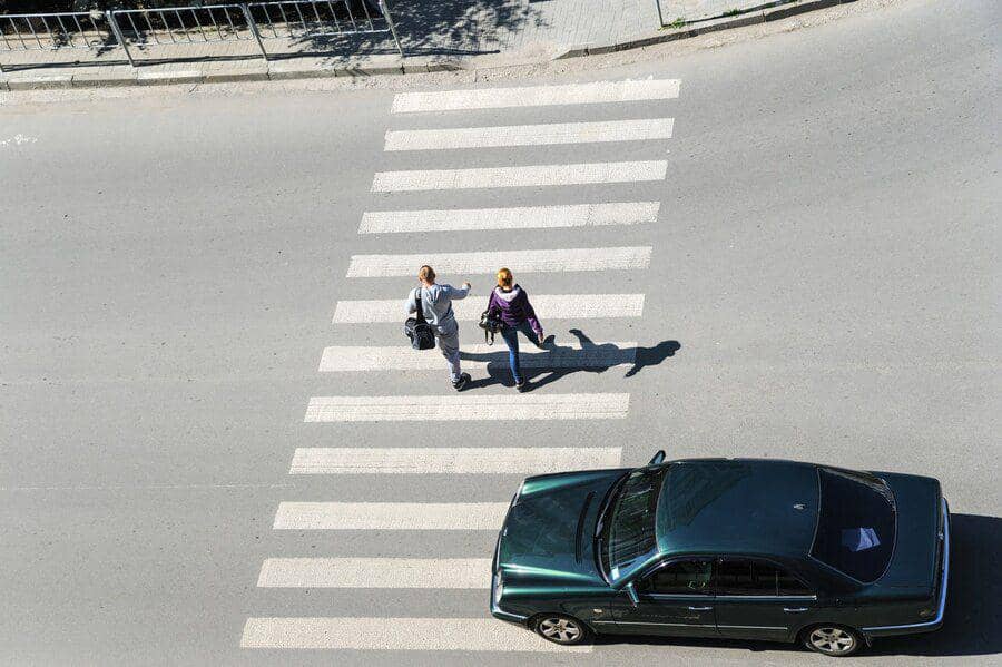 Menelusuri Sejarah Zebra Cross, Ternyata Warna Awalnya Biru-Kuning ...