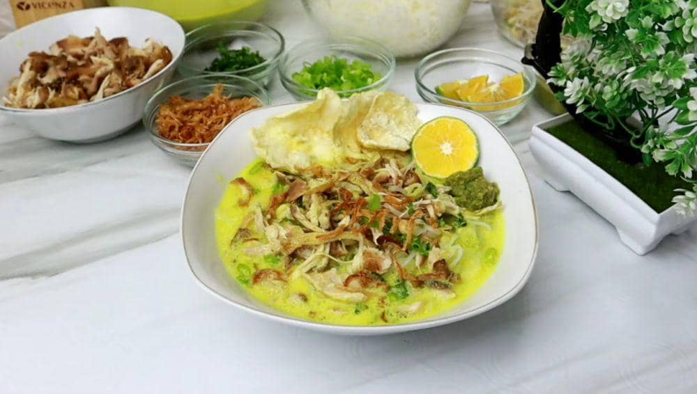 Resep Soto Ayam Kuah Santan yang Gurih, Nikmatnya Sempurna! | IDN Times