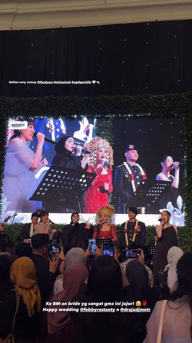 7 Potret BLINK Reunian di Pernikahan Febby Rastanty | IDN Times