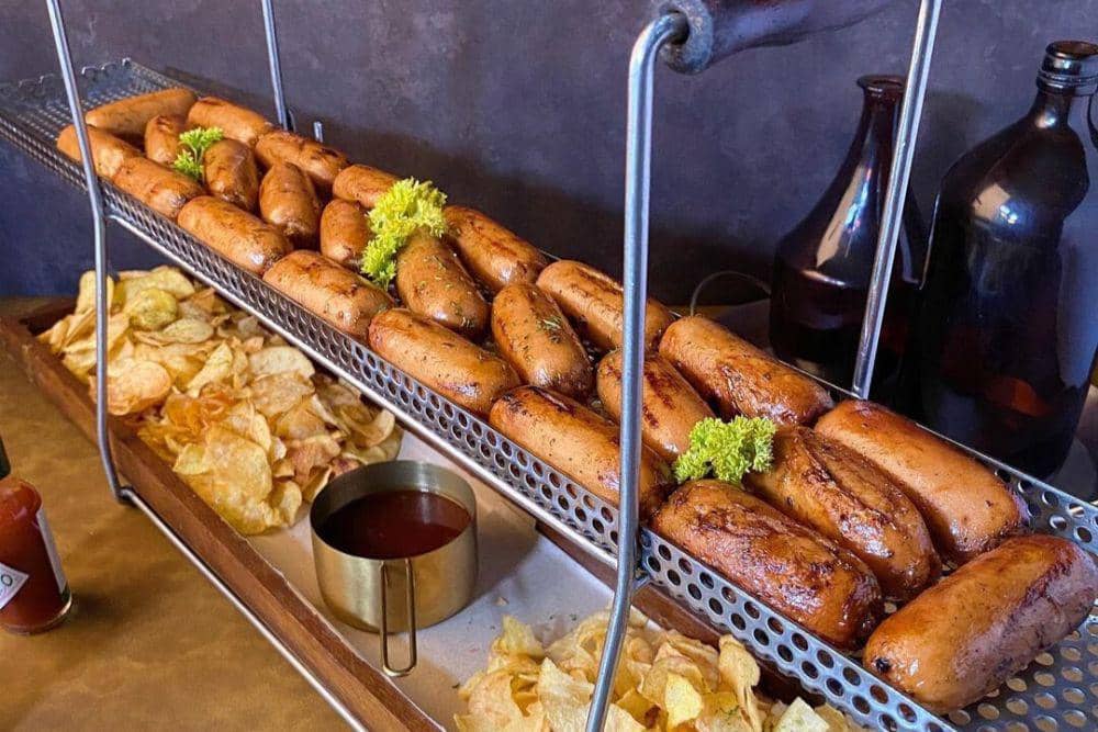 Daftar Menu Karnivor Lengkap dengan Harganya | IDN Times