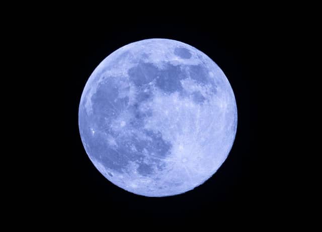 Apakah Fenomena Blue Moon Mengubah Bulan Jadi Biru? | IDN Times