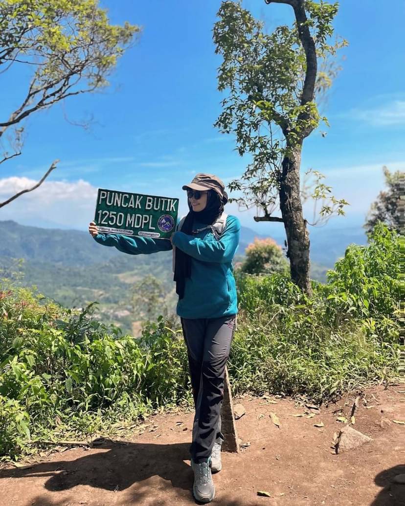 Informasi Wisata Gunung Butik Bogor | IDN Times