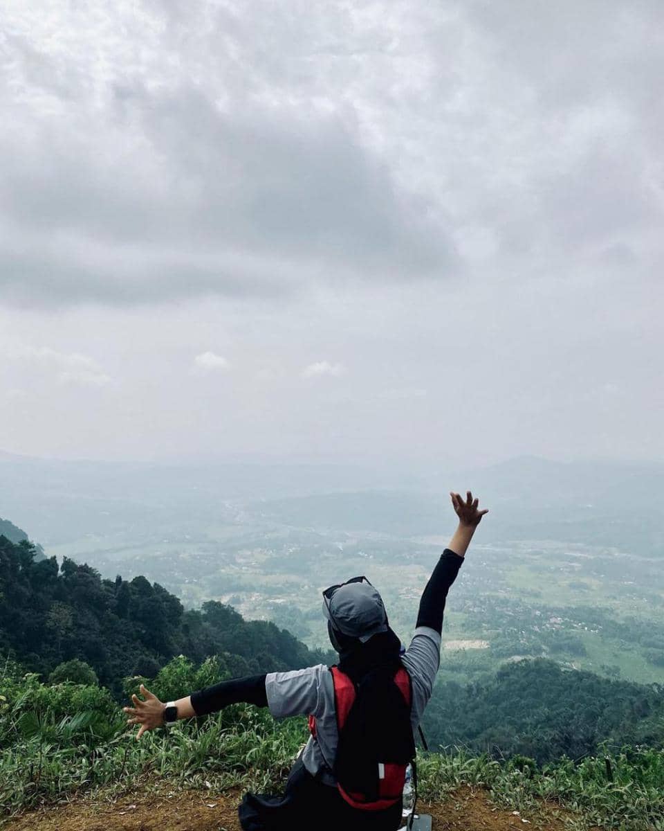 Informasi Wisata Gunung Butik Bogor | IDN Times