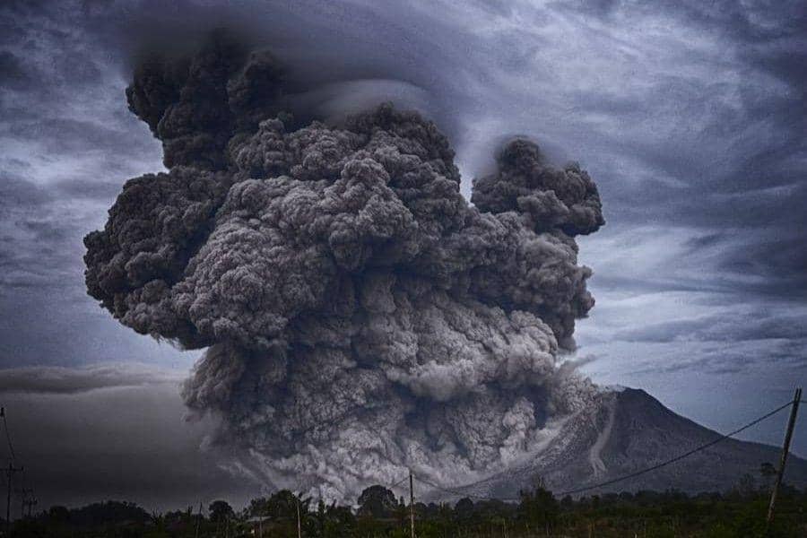 Kenapa Gunung Berapi Bisa Meletus Bersamaan? Ini Alasannya | IDN Times