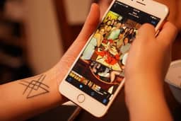 Cara Screenshot iPhone dengan Mudah di Semua Model | IDN Times