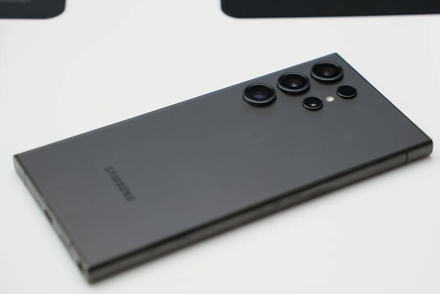 8 HP Samsung Seri S Terbaik 2024 , Spesifikasinya Gahar | IDN Times