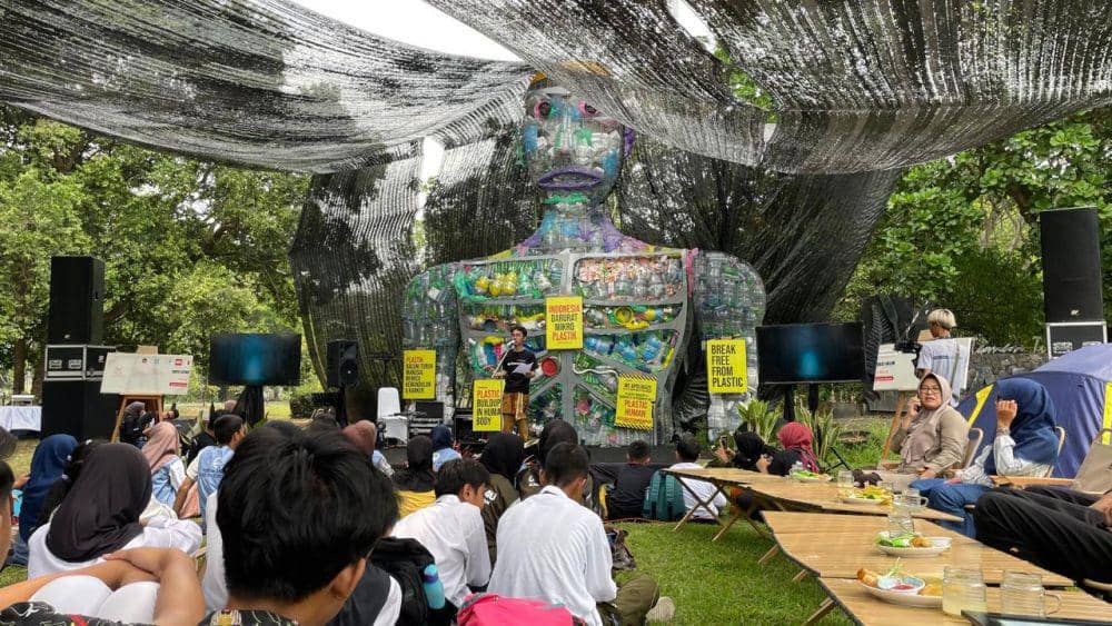 Krisis Plastik Global, Ecoton Munculkan Manusia Plastik | IDN Times Jatim