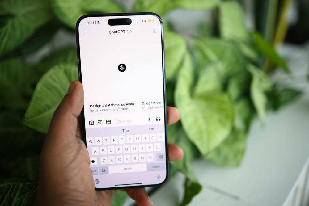 5 Perbandingan DeepSeek dan ChatGPT, Lebih Canggih Mana? | IDN Times