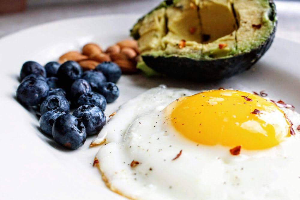4 Tips Membuat Telur Mata Sapi yang Sempurna, Kuningnya Utuh | IDN Times