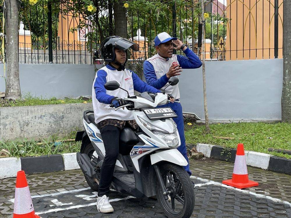 AHM Beri Edukasi Berkendara Sepeda Motor Listrik ke Publik | IDN Times