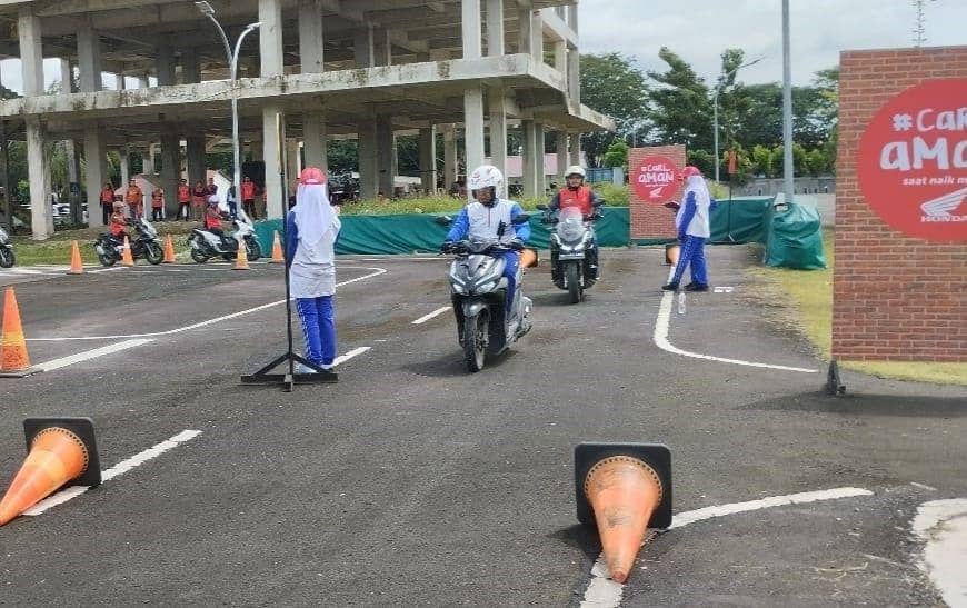 Siswa SMK Harapan Bangsa Juara Cari Aman Skill Competition | IDN Times ...