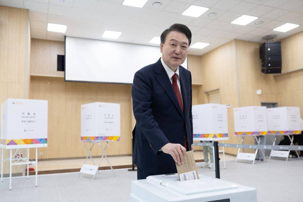 Warga Korsel Demo Minta Presiden Yoon Suk Yeol Mundur | IDN Times