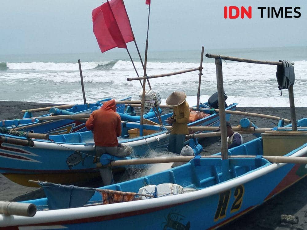 Gelombang Pantai Selatan Normal, Nelayan Kembali Melaut | IDN Times Jogja