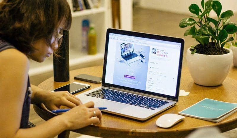 Laptop 14 Inch Berapa CM? Berikut Ukuran Tepatnya | IDN Times