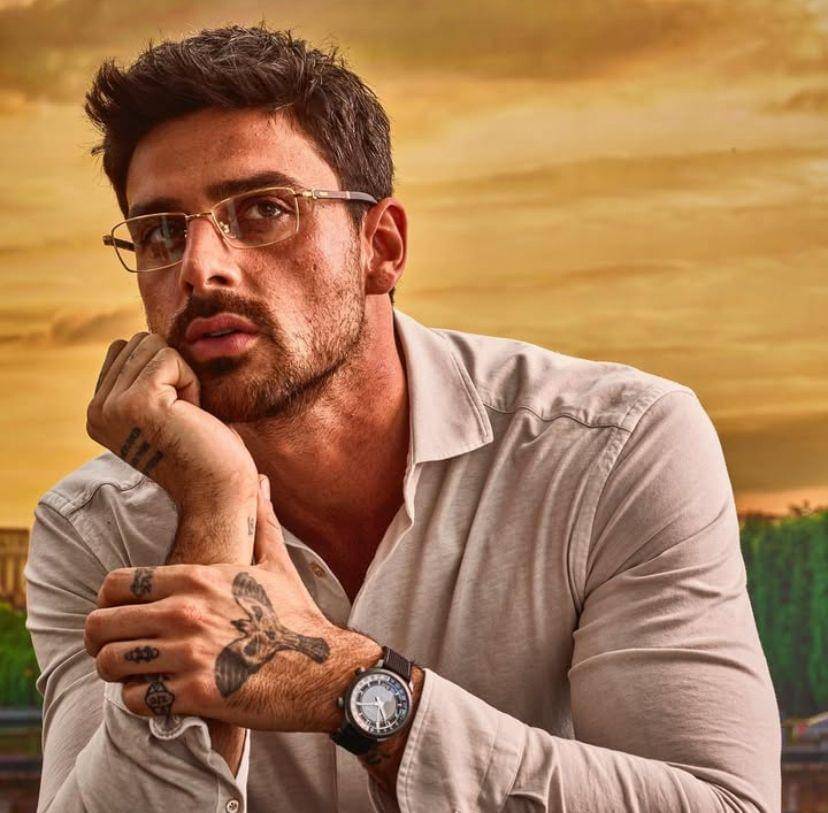 Biodata dan Profil Michele Morrone, Dikenal Berkat 365 Days | IDN Times