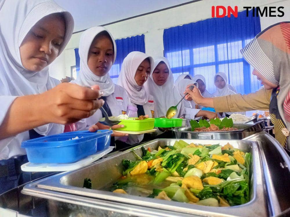 Makan Bergizi Gratis Diluncurkan 6 Januari, Ini Rinciannya | IDN Times