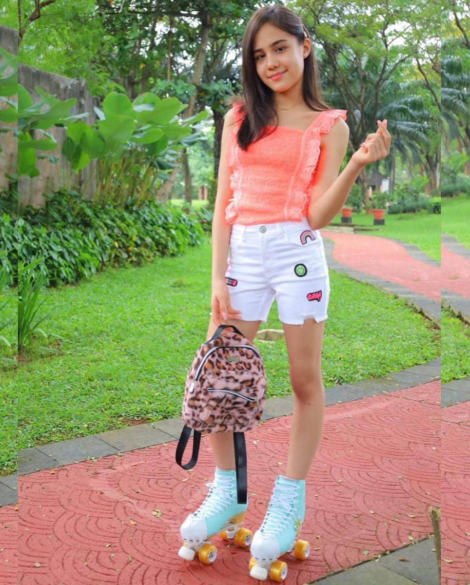 9 OOTD Hangout Remaja ala Nicole Rossi, Pemeran Asmara Gen Z | IDN Times