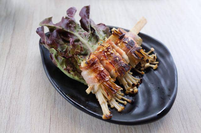 Resep Beef Enoki Roll 5 Bahan yang Bumbu Meresap Sempuna | IDN Times