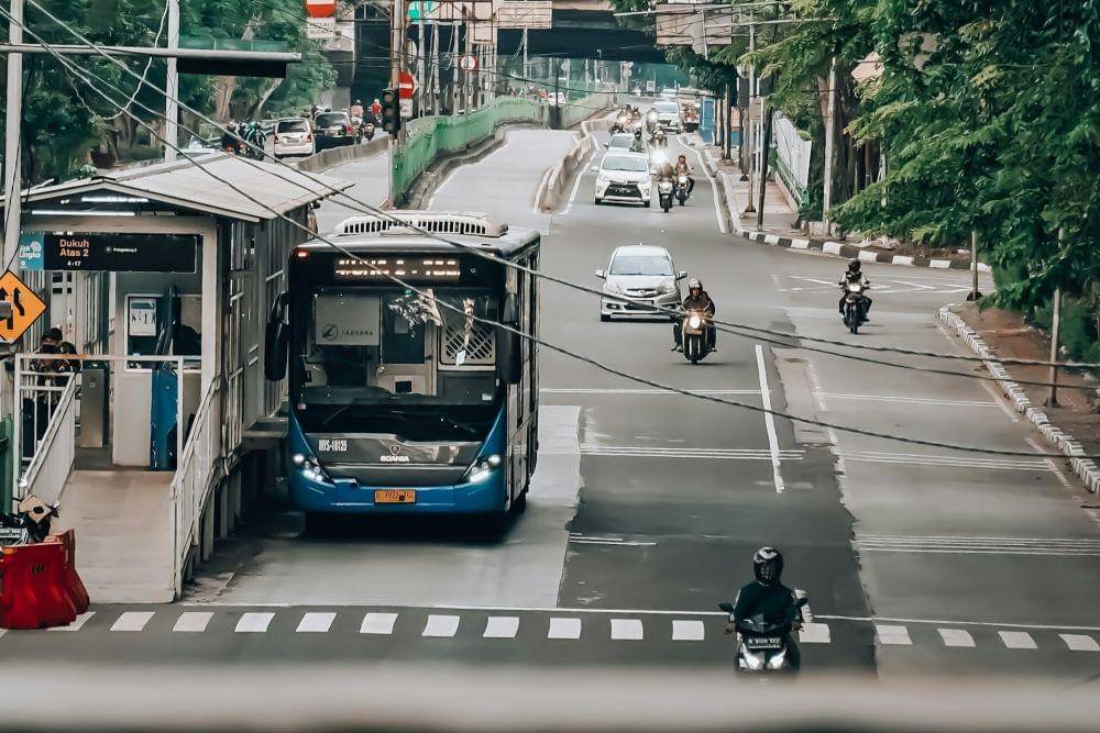 Perbedaan Transjakarta BRT dan Non BRT yang Perlu Kamu Tahu | IDN Times