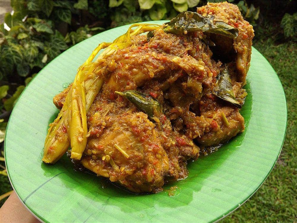 Resep Ayam Palekko yang Berempah dan Pedasnya Nampol | IDN Times
