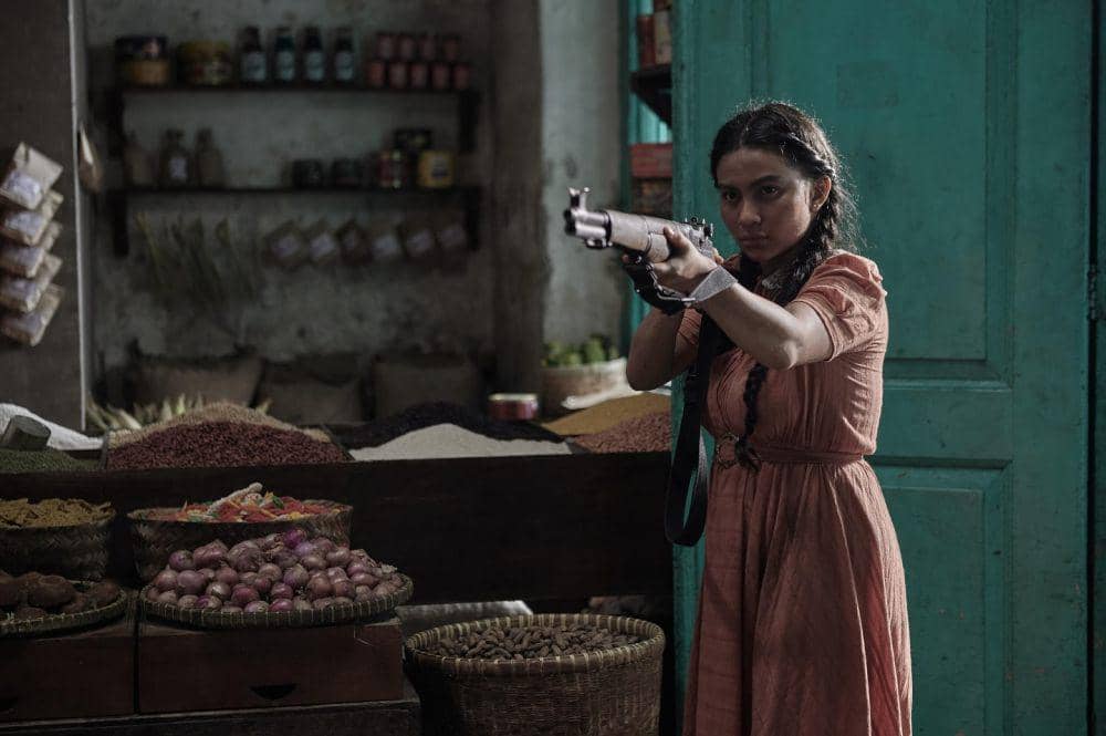 6 Film Terbaik Ariel Tatum yang Tayang di Netflix, Angkat ...