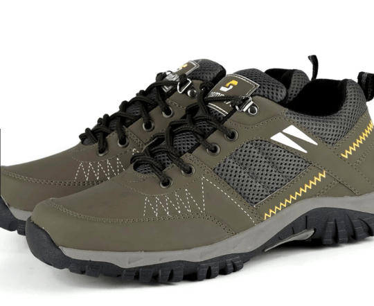 5 Sepatu Hiking Lokal untuk Mendaki Gunung, Keren Abis! | IDN Times